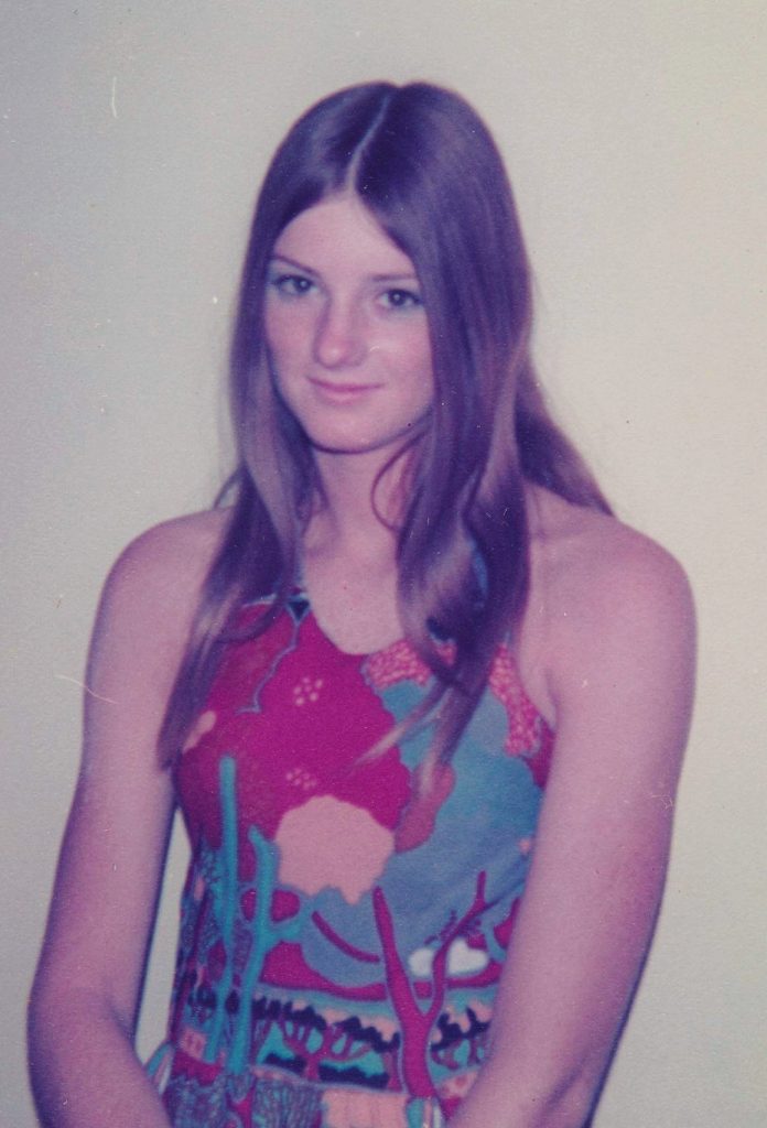 About – Robyn Lee Burrows