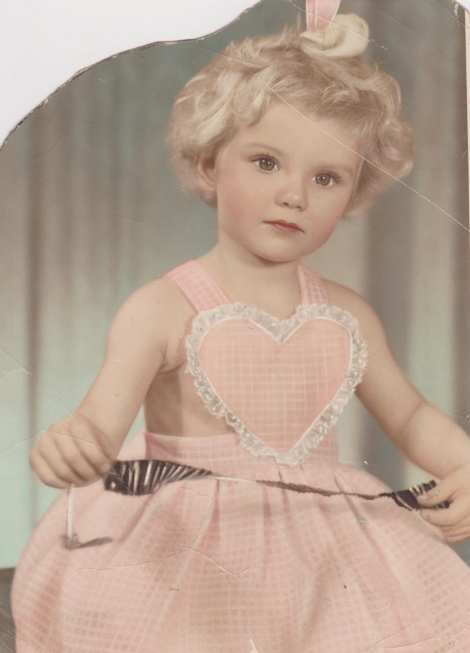 About – Robyn Lee Burrows